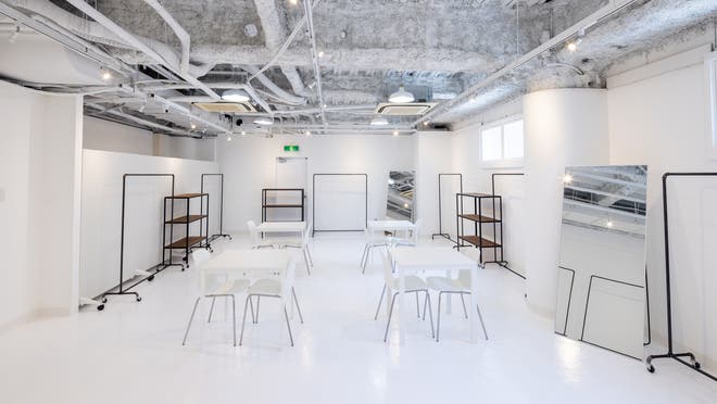 大阪・心斎橋,南船場にある展示会場。作品が映える,明るく開放的な空間。の写真1