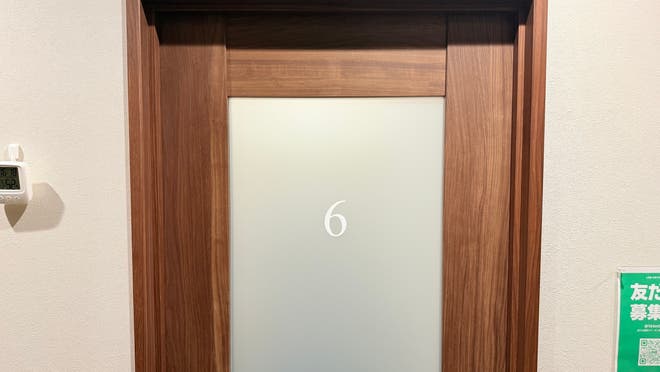 【¥385/30分!三鷹駅最安値 徒歩3分】1名完全個室(Room6)モニター(27インチ/4K)・Wifi・フリードリンクの写真5