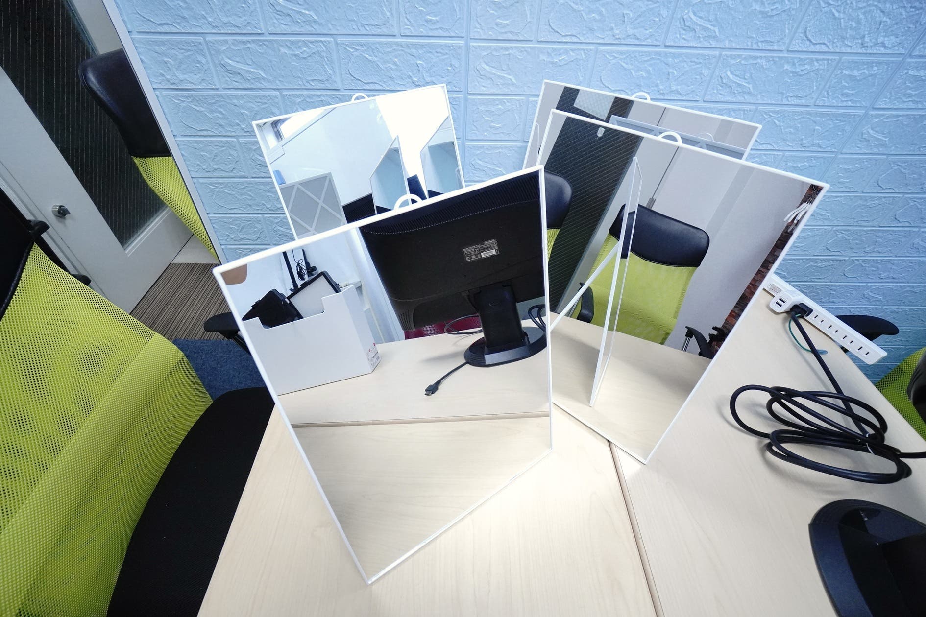 ＜写話室下北沢＞【オープニングキャンペーン✨】下北沢駅徒歩3分🚃完全個室✨Wi-Fi📶プロジェクタ🎥背景布/三脚/フラットライトの写真12