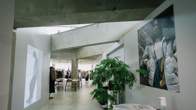 【代官山駅目の前】天井高最大8.6mを誇る120㎡の広々空間に差し込む自然光。展示会・受注会・商用撮影に最適な都会的ギャラリーの写真2