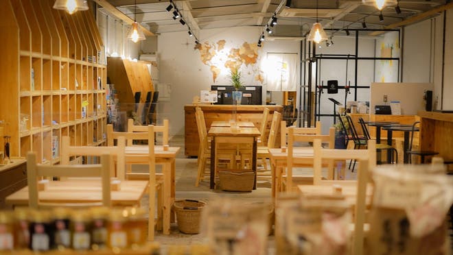 佐用駅すぐ◎同窓会、ミーティング、展示会、商品撮影、1dayカフェ・バーなどに。Wi-Fi、電源コンセント有の写真2