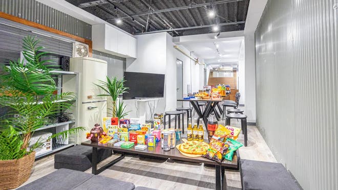 🎉コスパ最強🎉ベストホスト👑代々木駅2分/65㌅TV/大人気ゲーム機/ボドゲ充実/パーティー/サテライトオフィス/撮影/推し会の写真1