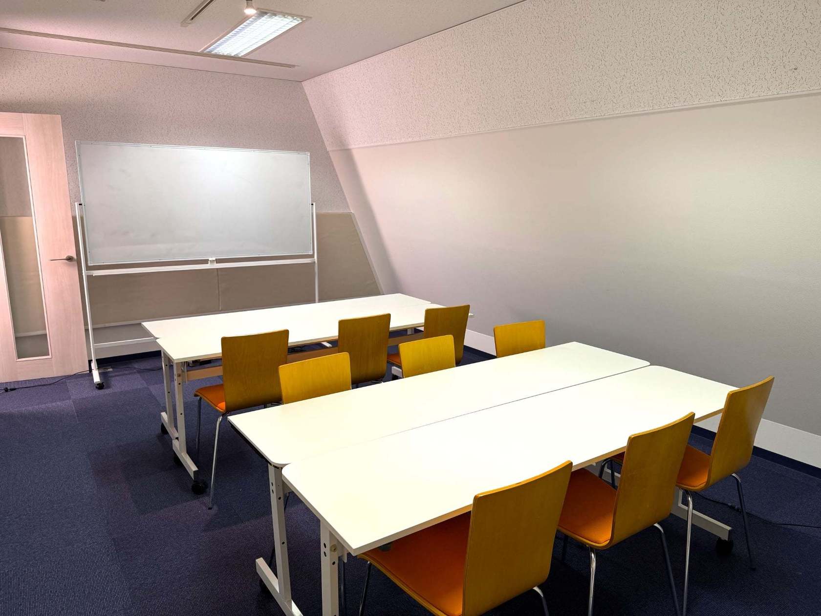 【Cルーム】名古屋駅から徒歩8分｜スタッフ常駐で安心の写真2