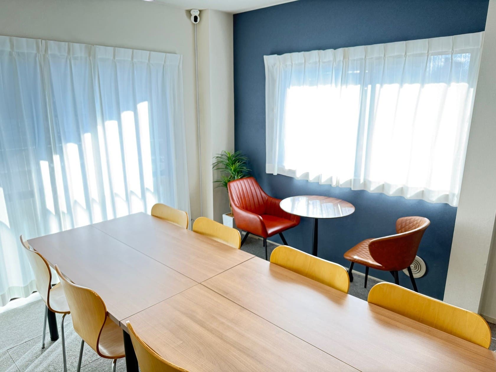 ※一部リニューアル！✨広島駅近✨優良ホストスペース｜広島会議室｜完全個室｜無料Wifi｜撮影｜テレワーク｜勉強会｜自習の写真2