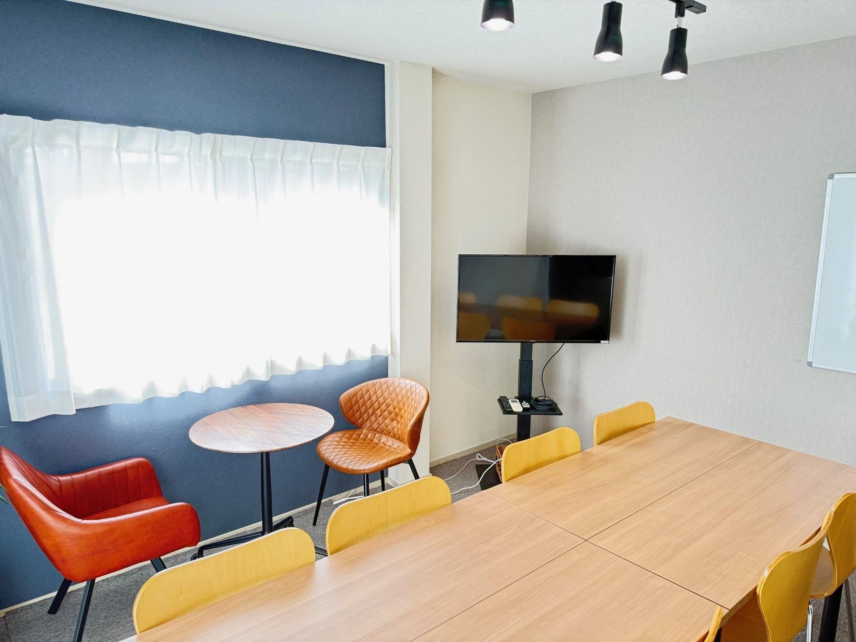 ※一部リニューアル！✨広島駅近✨優良ホストスペース｜広島会議室｜完全個室｜無料Wifi｜撮影｜テレワーク｜勉強会｜自習の写真3