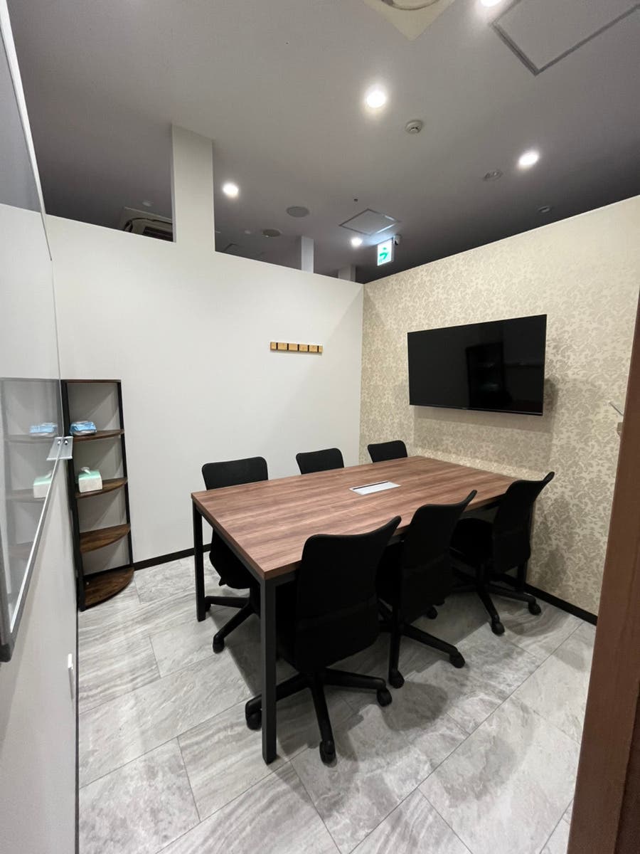 【RoomA】6名個室(天井空きあり)▼通話/動画イヤホン必須の写真1