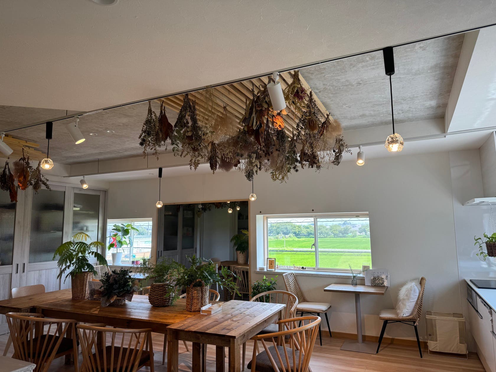 川越のいやしろちにあるドライフラワーに囲まれたキッチン付きスペースの写真13