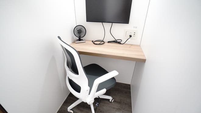 <ワークブース吉祥寺ネクストNo.3>吉祥寺駅徒歩30秒🚃1人用完全個室🚪Wi-Fi📶モニター🖥電源🔌テレワーク/面接/自習の写真3