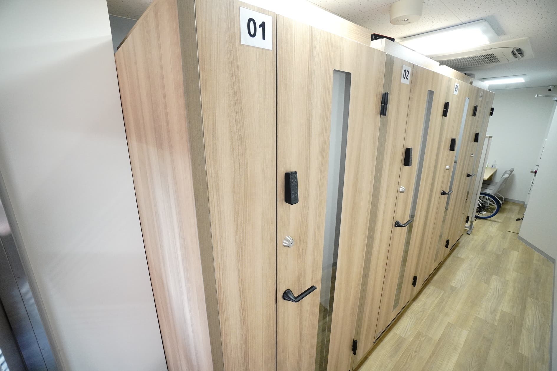 ＜ワークブース吉祥寺ネクストNo.4＞吉祥寺駅徒歩30秒🚃1人用完全個室🚪Wi-Fi📶モニター🖥電源🔌テレワーク/面接/自習の写真7