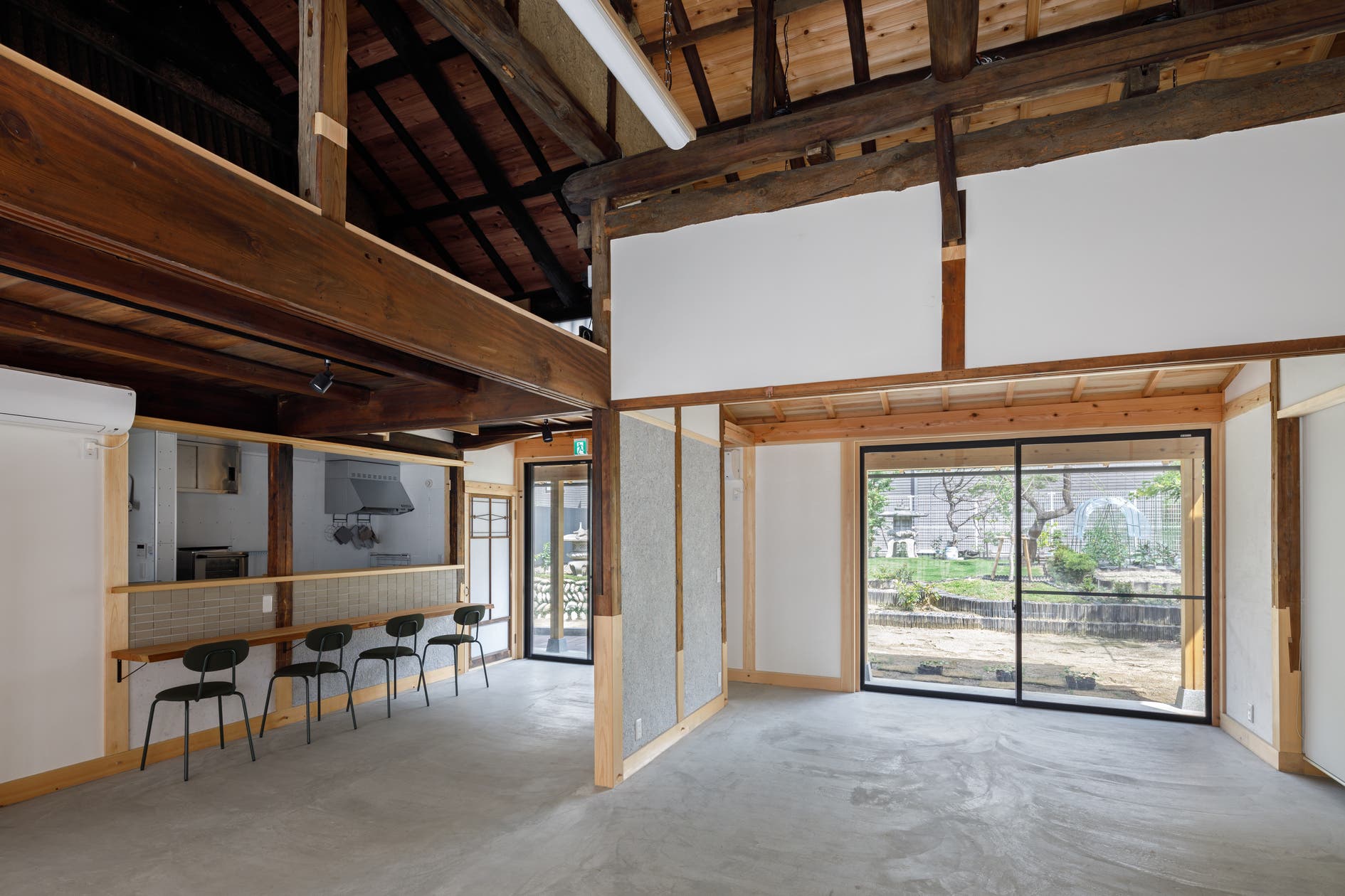 歴史的な町並みが続く閑静なレンタルキッチン・スペースの写真1