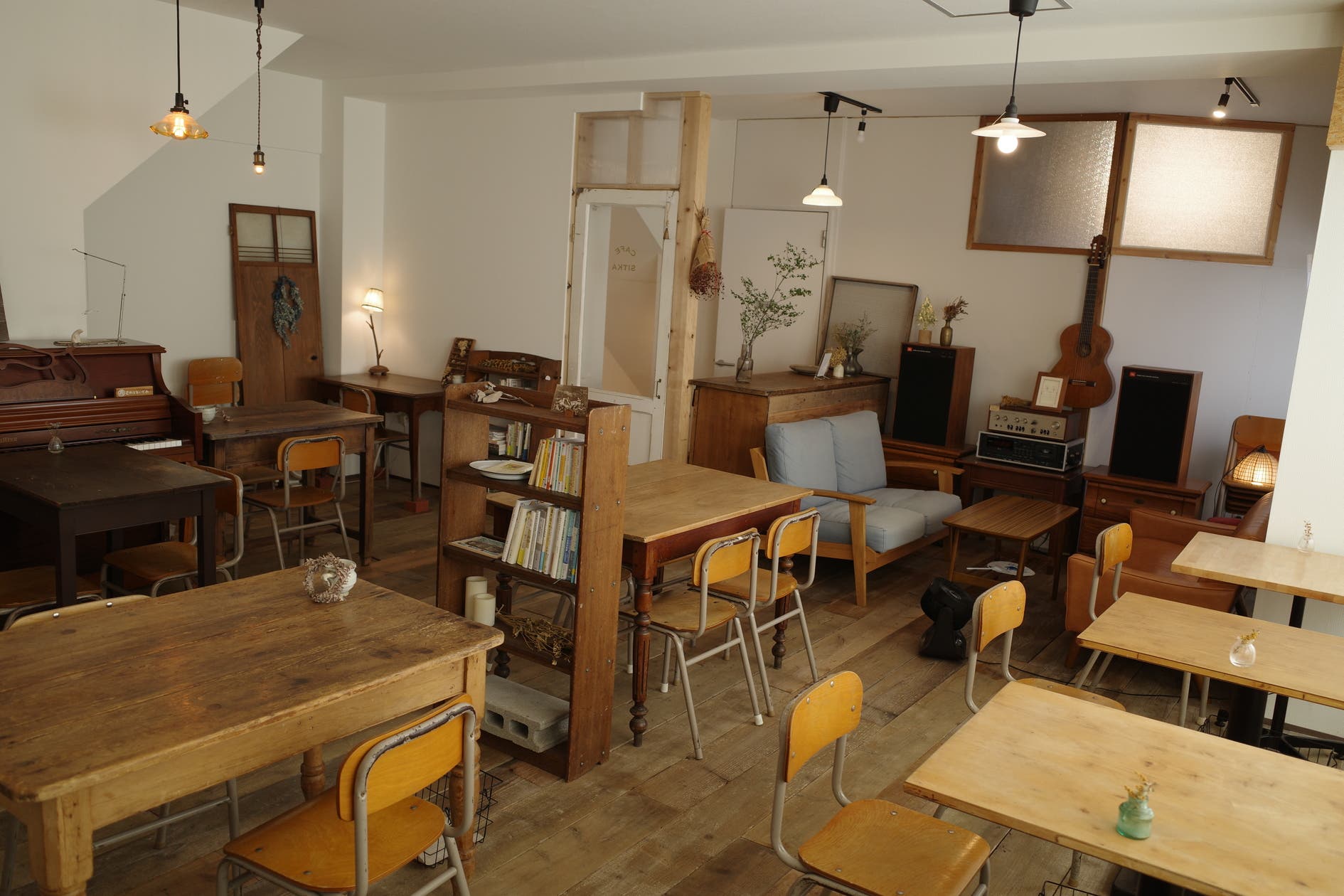 【横浜中華街】自然光あふれるアンティーク空間の写真1