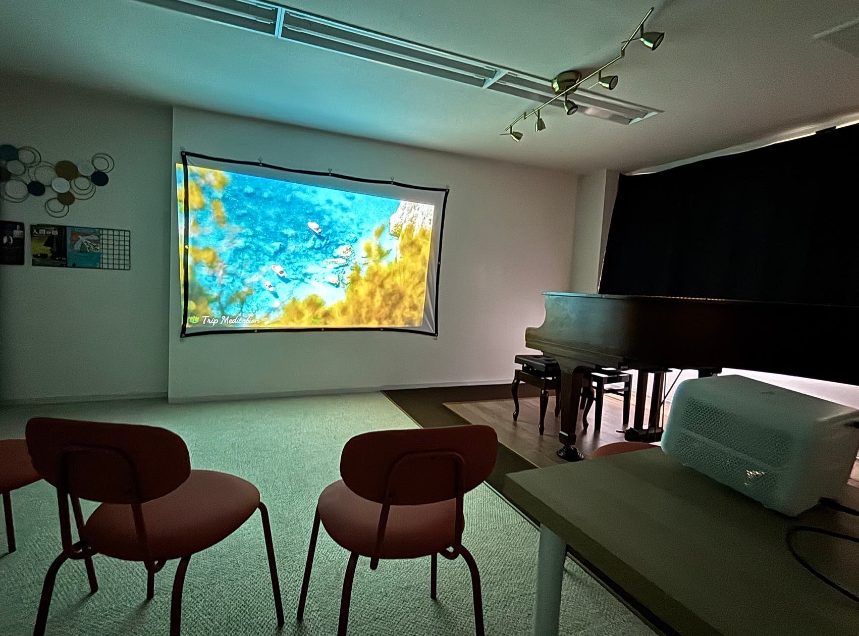 プロジェクターの画像1