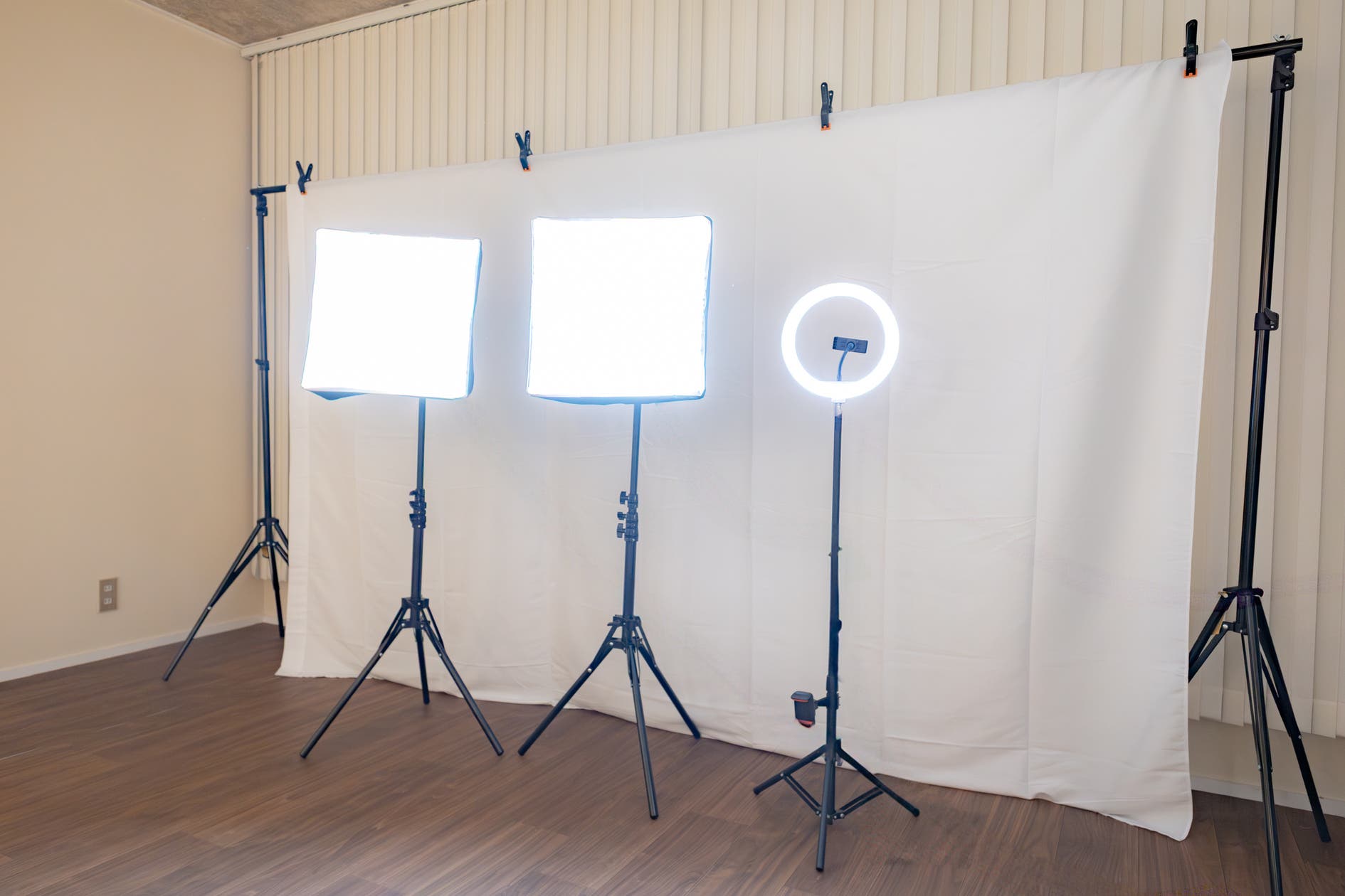 【🎄クリスマス＆忘年会🎅】谷町九丁目駅すぐ/最大２２名⭐️広々したお部屋に最高級ソファを使用⭐️の写真28