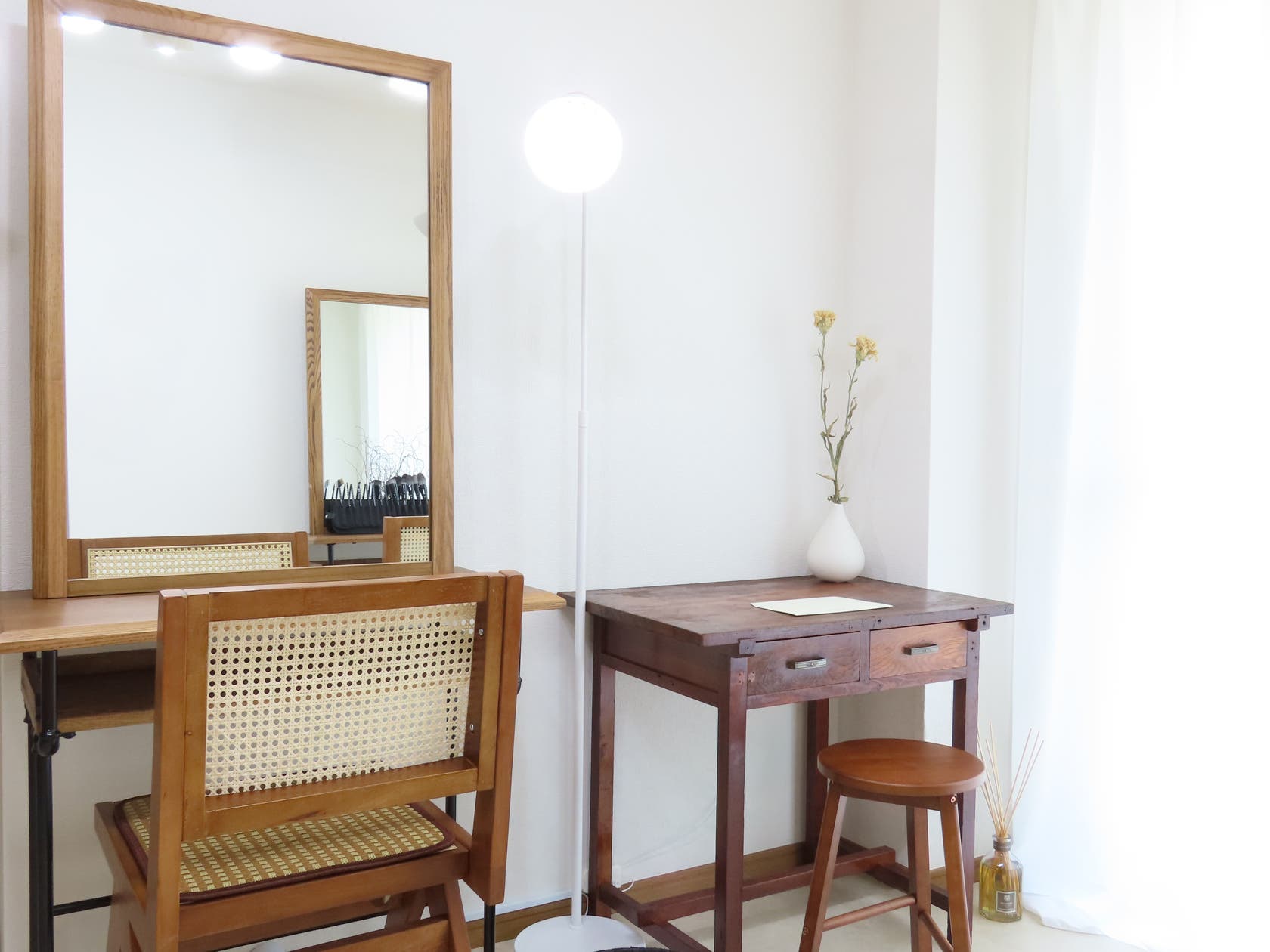 【中目黒2分】自然光×美内装｜プロ仕様のメイク空間を撮影スタジオに！の写真2