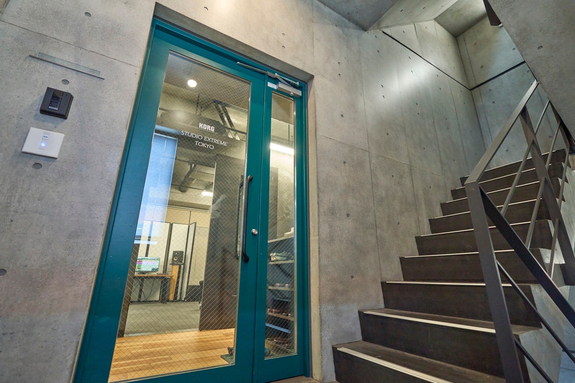 【NEW OPEN】最新鋭プロユースのスタジオ / ライブ配信・ウェビナー・番組収録・YouTube撮影・動画撮影・手ぶらOK！の写真14