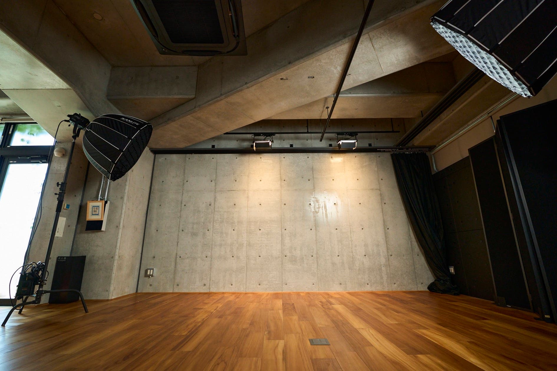 【NEW OPEN】最新鋭プロユースのスタジオ / ライブ配信・ウェビナー・番組収録・YouTube撮影・動画撮影・手ぶらOK！の写真10