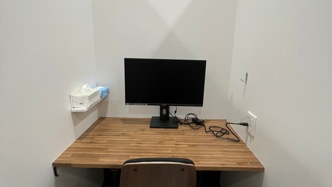 【Booth10】1名個室(天井空きあり)▼通話/動画イヤホン必須の写真1