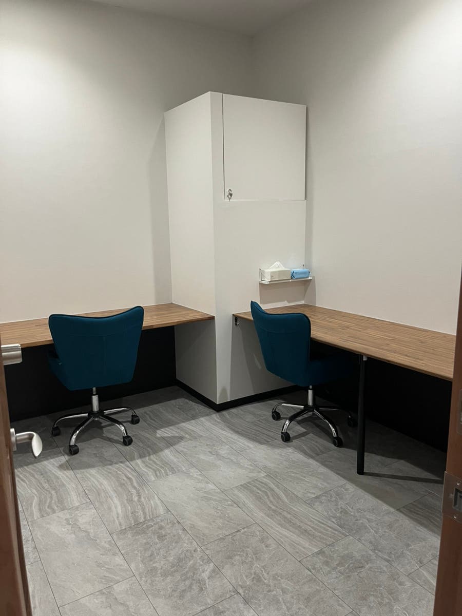 【Booth5】3名個室(天井空きあり)▼通話/動画イヤホン必須の写真1