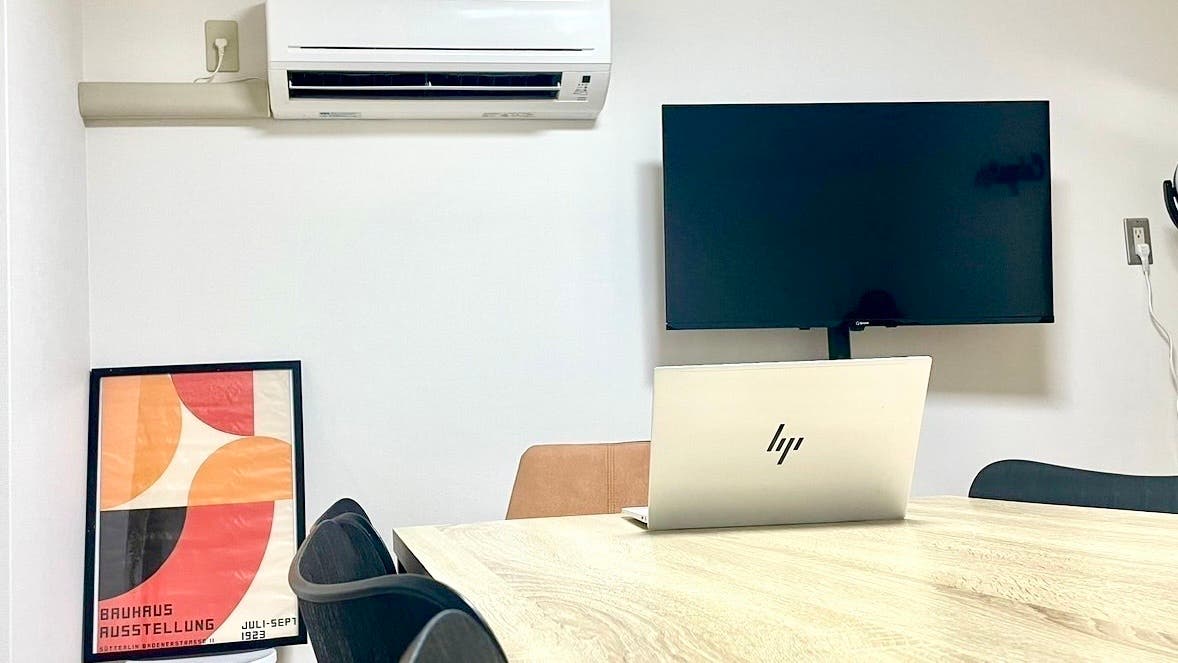 大丸錦出口正面！完全個室のワークスペース/大型モニター/Web会議/ミーティング/作業スペース/レンタルサロンの写真2