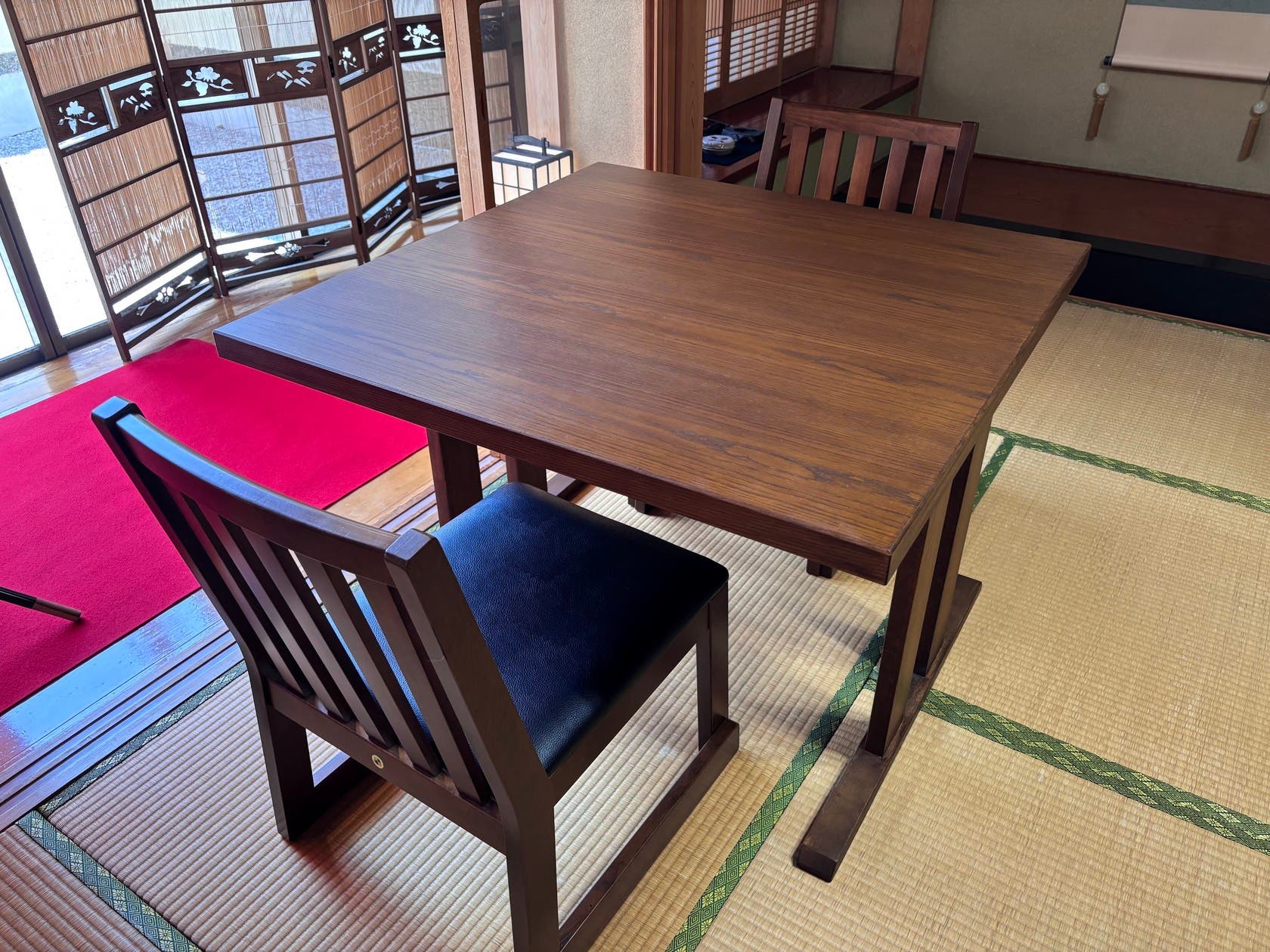 和室用2人掛けテーブル、和室用椅子2脚の画像1