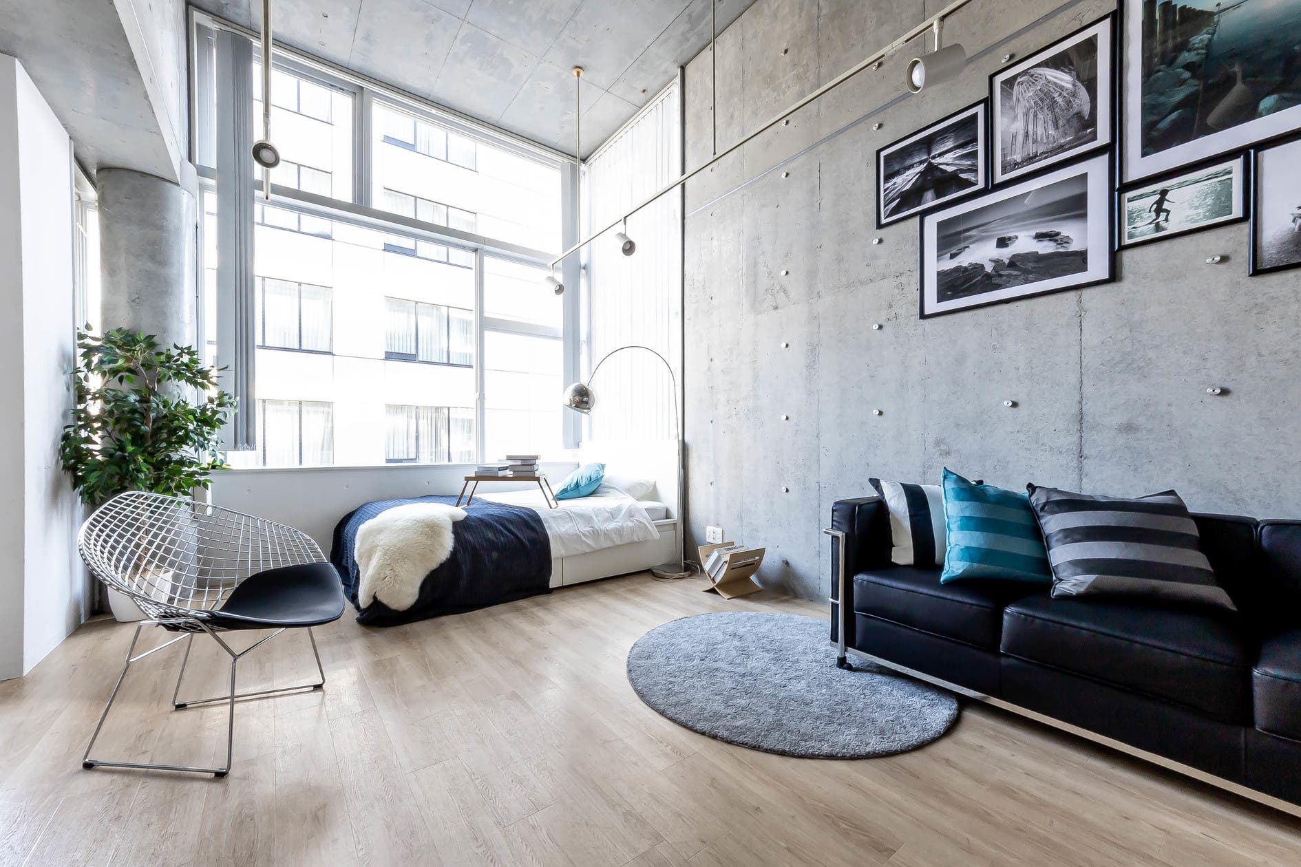 Ａ１．［天井高4M・2面採光］自然光×コンクリが生み出すデザイン空間の写真4