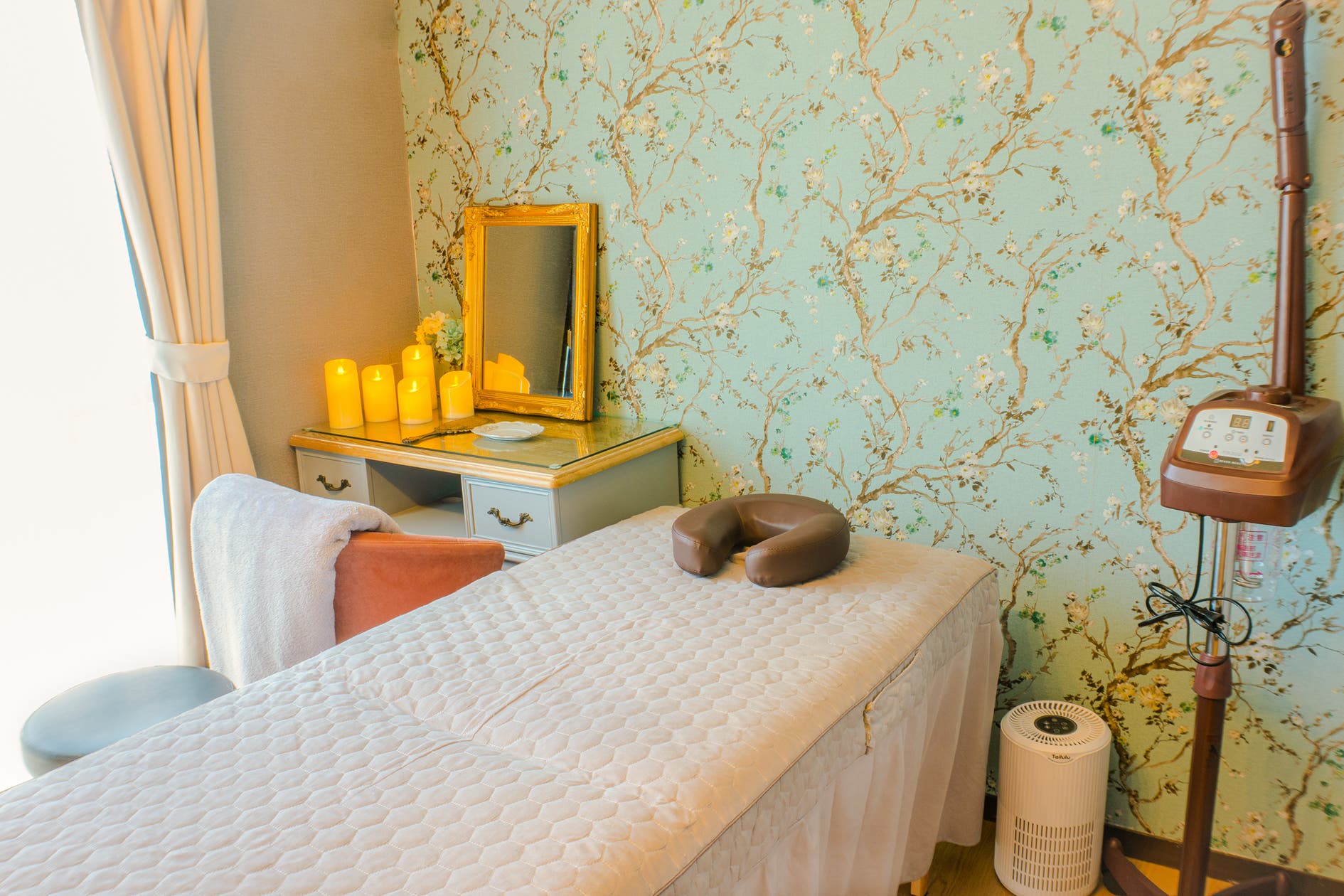 下北沢30秒！マッサージ、ネイル、整体、占い、メイク、着付け、お湯使用可！無料スチーマー有、完全個室の写真5