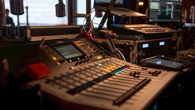 【LEDビジョン×イベントダイニング】300インチの大型LEDで新しいエンタメ空間を演出の写真8