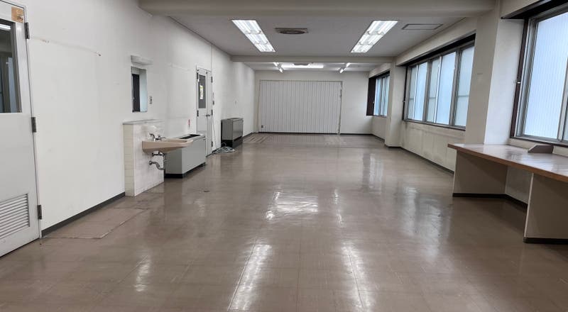 図書室｜飯田橋駅徒歩2分学校跡地のレンタルスペース/撮影、事務作業、デスクワーク、ワークショップ、個人教室、作業スペースなど