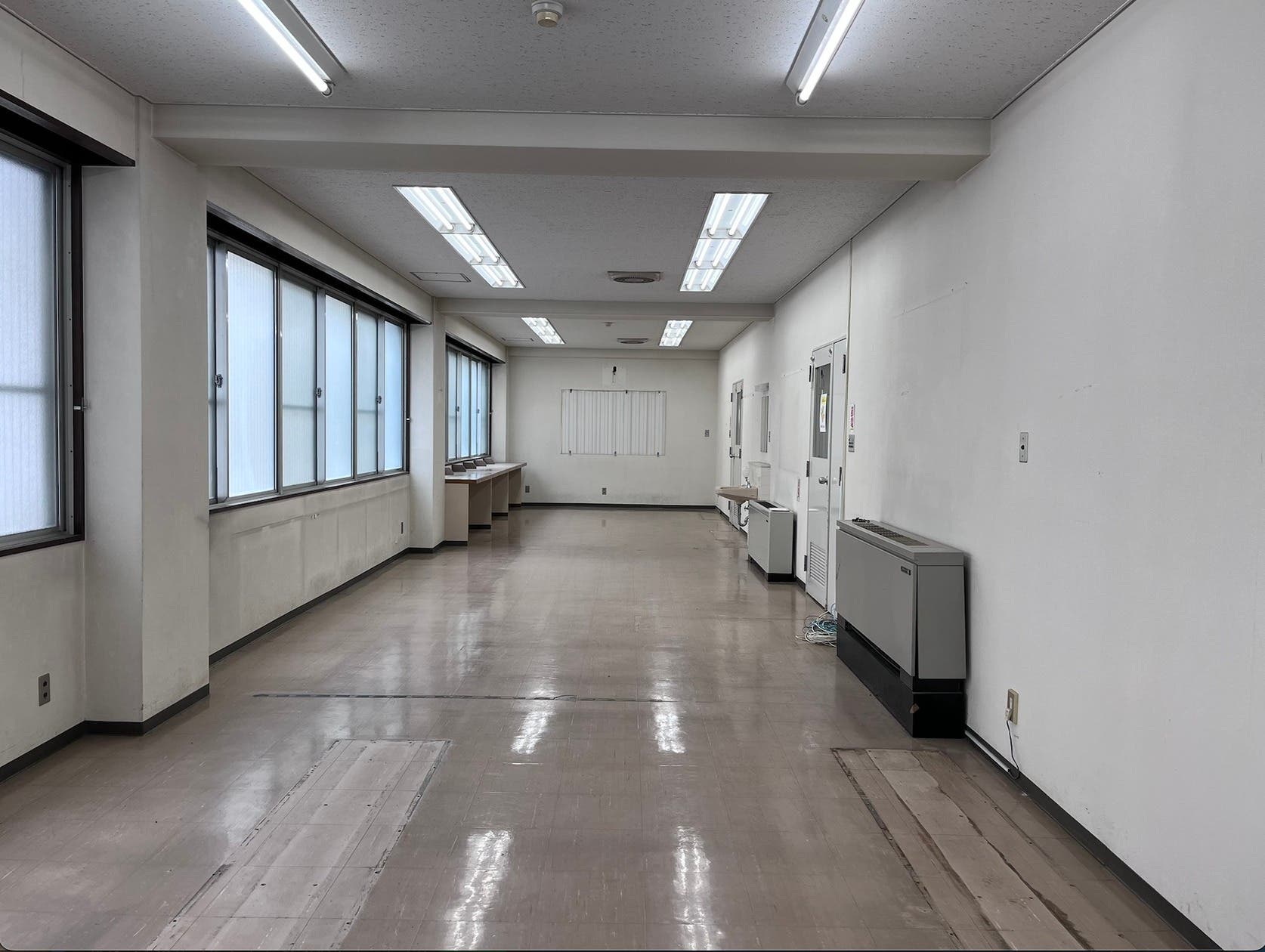 図書室｜飯田橋駅徒歩2分学校跡地のレンタルスペース/撮影、事務作業、デスクワーク、ワークショップ、個人教室、作業スペースなどの写真2