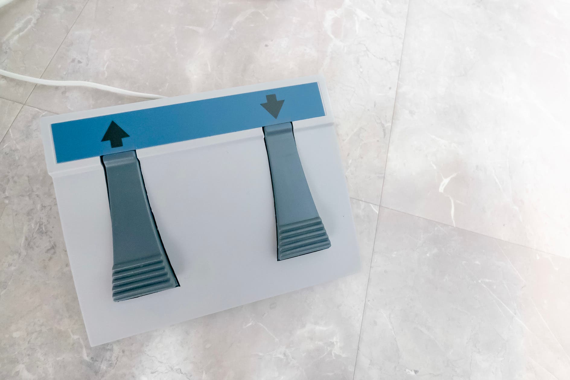 【中目黒徒歩2分】完全個室レンタルサロン✨エステ・整体・ネイル｜EV付き建物｜ドリンク無料｜調光ライトの写真4