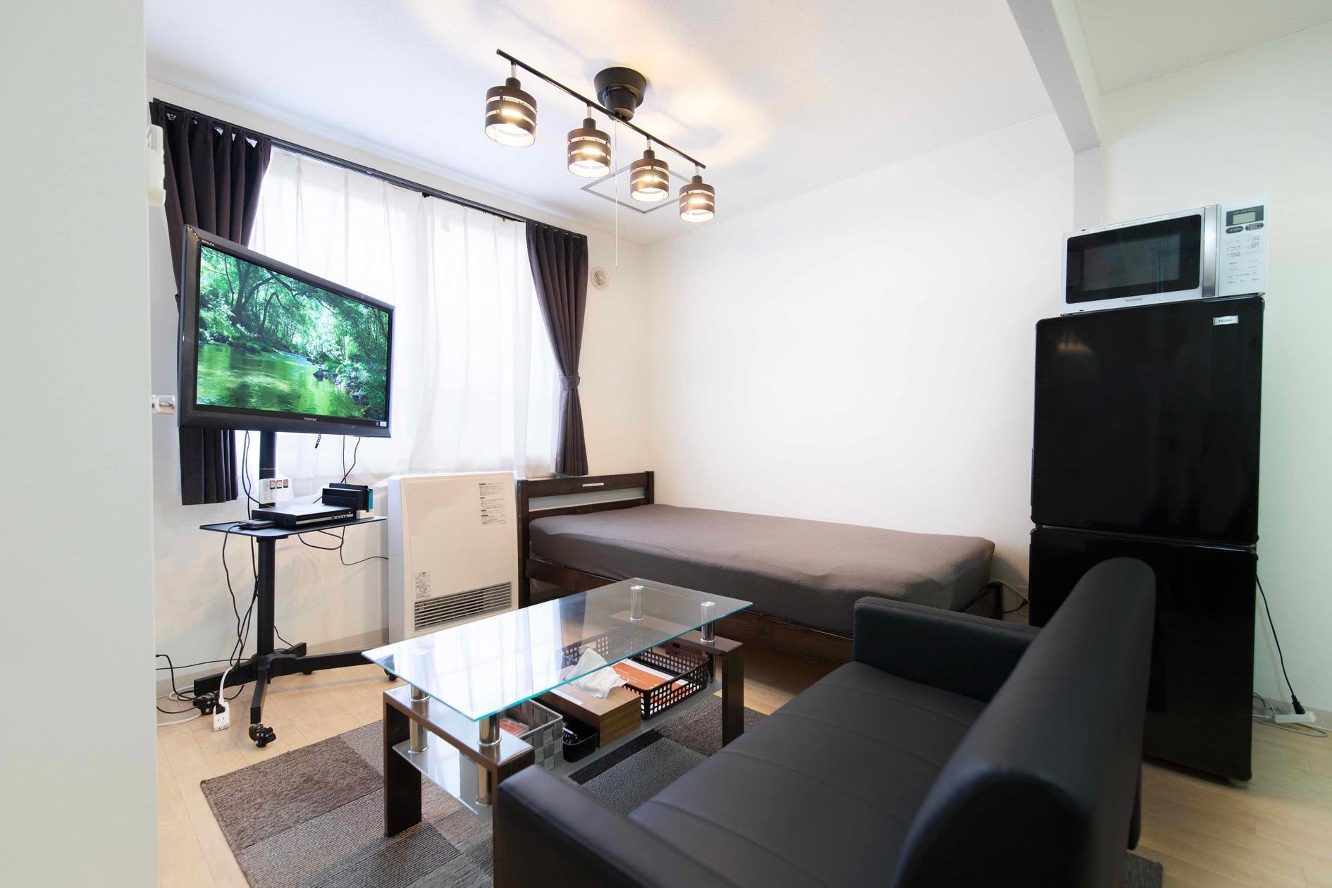 ✨地域最安値挑戦✨【西18丁目駅徒歩2分】大人気ゲームに動画鑑賞🎵無制限Wi-Fi🎵『303』の写真2