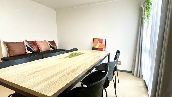 大丸錦出口正面!完全個室のワークスペース/大型モニター/Web会議/ミーティング/作業スペース/レンタルサロンの写真1