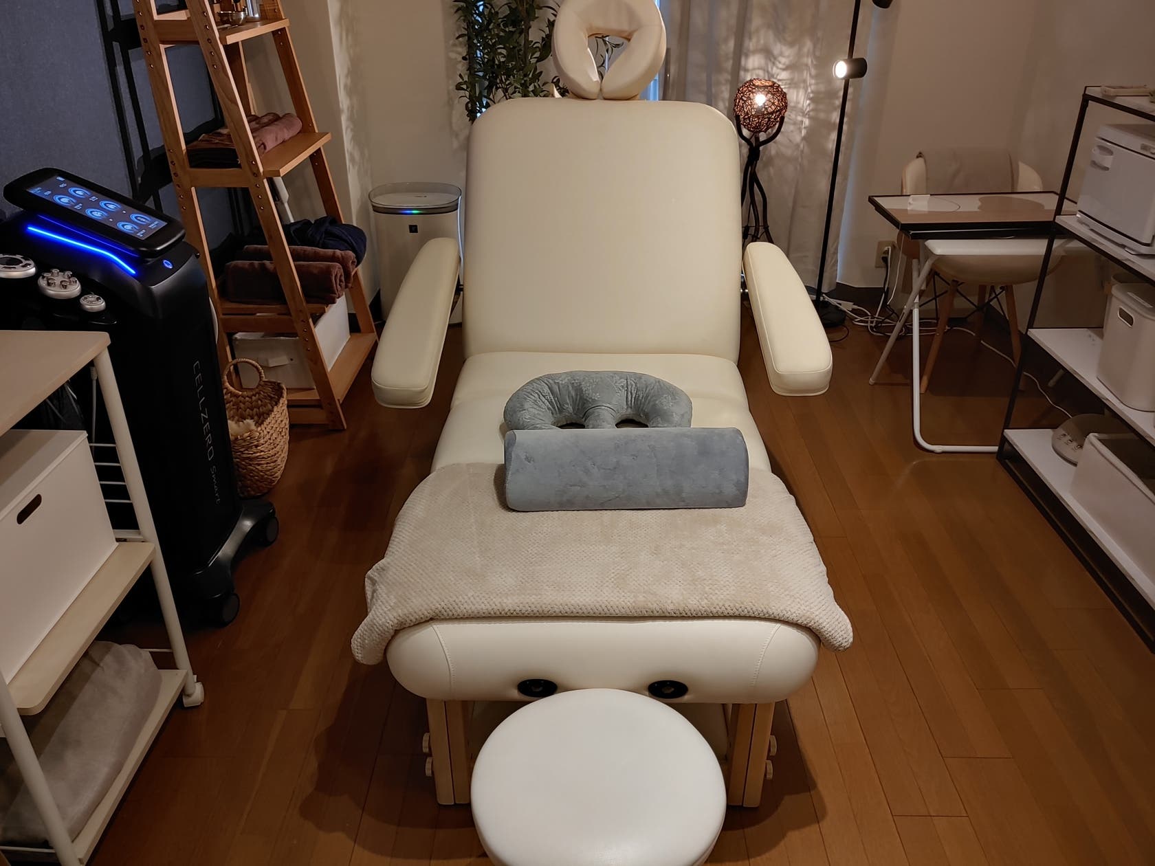 🖼リニューアルオープン！お値打ち価格！🌺栄駅すぐ！プライベートサロン🤎美容機器完備🤎WiFi📡の写真3