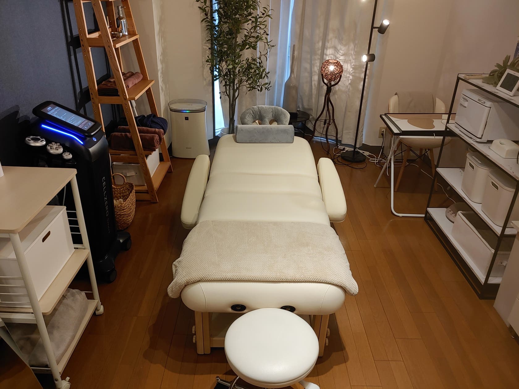 🖼リニューアルオープン！お値打ち価格！🌺栄駅すぐ！プライベートサロン🤎美容機器完備🤎WiFi📡の写真2