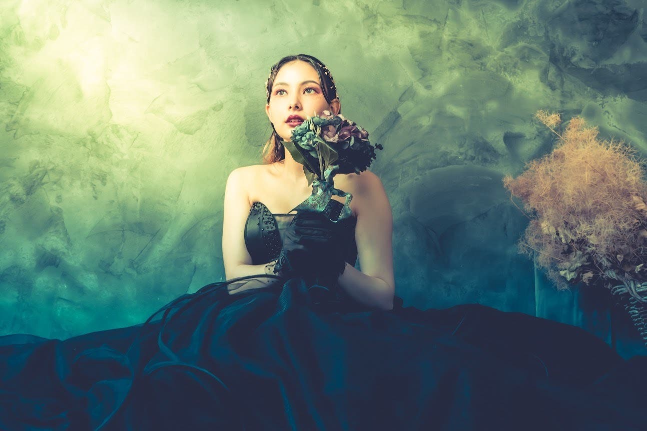 【花と光のハーモニー】自然光｜花天蓋ベッド｜大型ドライフラワー｜漆喰壁・レンガ壁｜ドレス着放題！｜撮影機材無料!の写真6