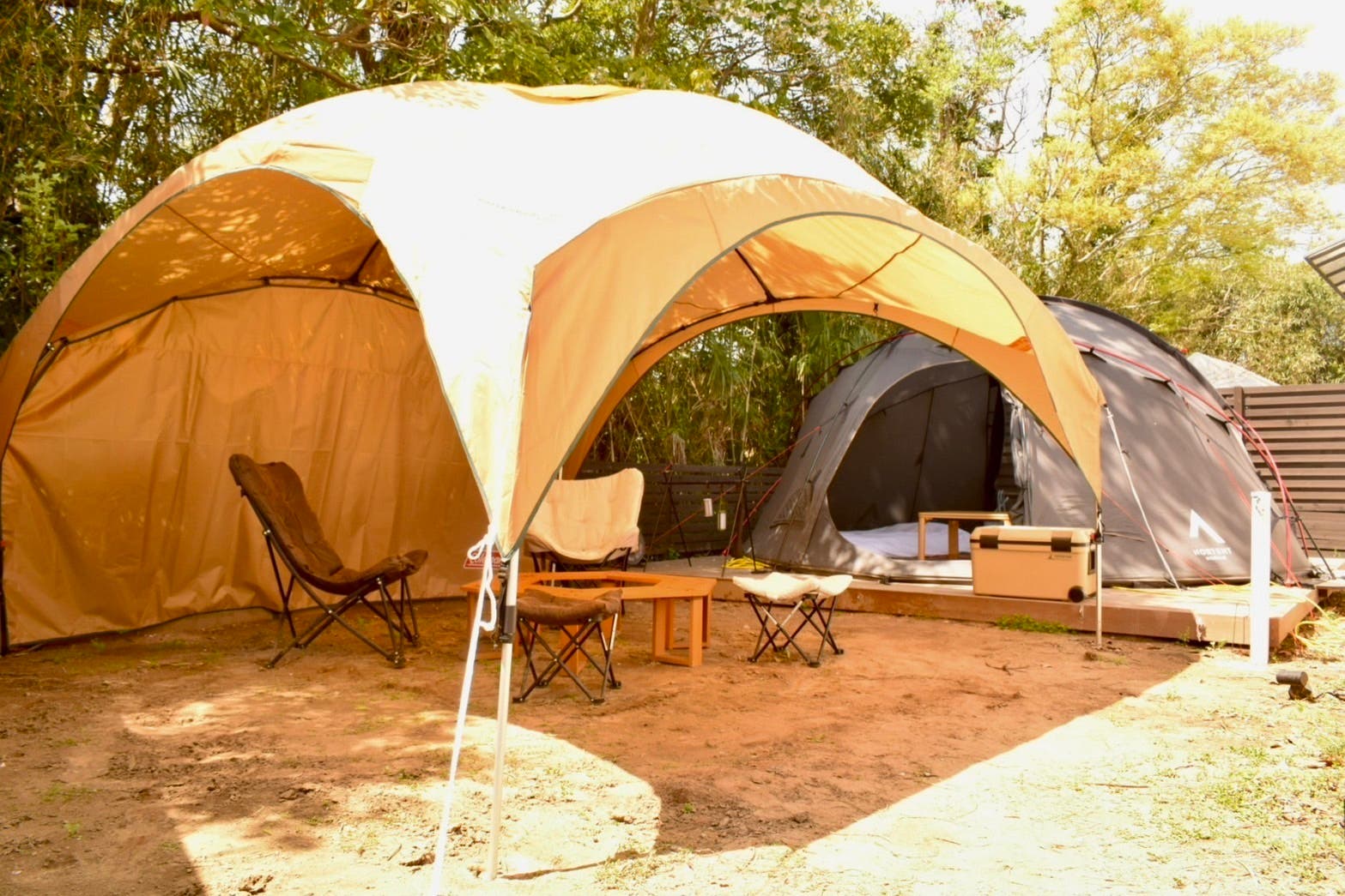 フォレストノルテント！リゾート地で気の合う仲間と気軽にキャンプ体験！女子会、バーベキュー、撮影、パーティーに最適！の写真1