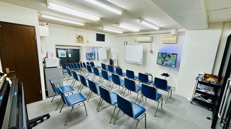 上十条5丁目バス停徒歩1秒🚌会議室👩🏻💻推し活🎉ダンスレッスン💃ポップアップストア🏪の写真1