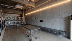 非日常の空間をお探しなら、スタイリッシュなコインランドリー『SPIN&WASH』が撮影にぴったりの写真2