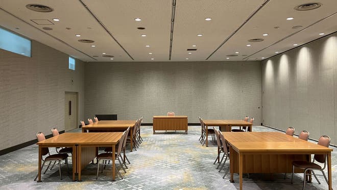 【京都市役所前駅から徒歩3分】収容人数50人/貸会議室/セミナー/講演会/説明会等にの写真3