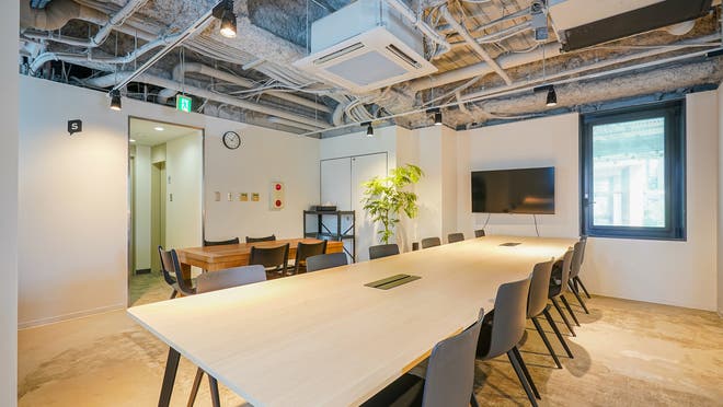 肥後橋駅徒歩1分。中之島フェスティバルタワー隣接の好立地。質の高いデザイナーズ家具が揃った天井高3m以上のワークスペース。の写真4