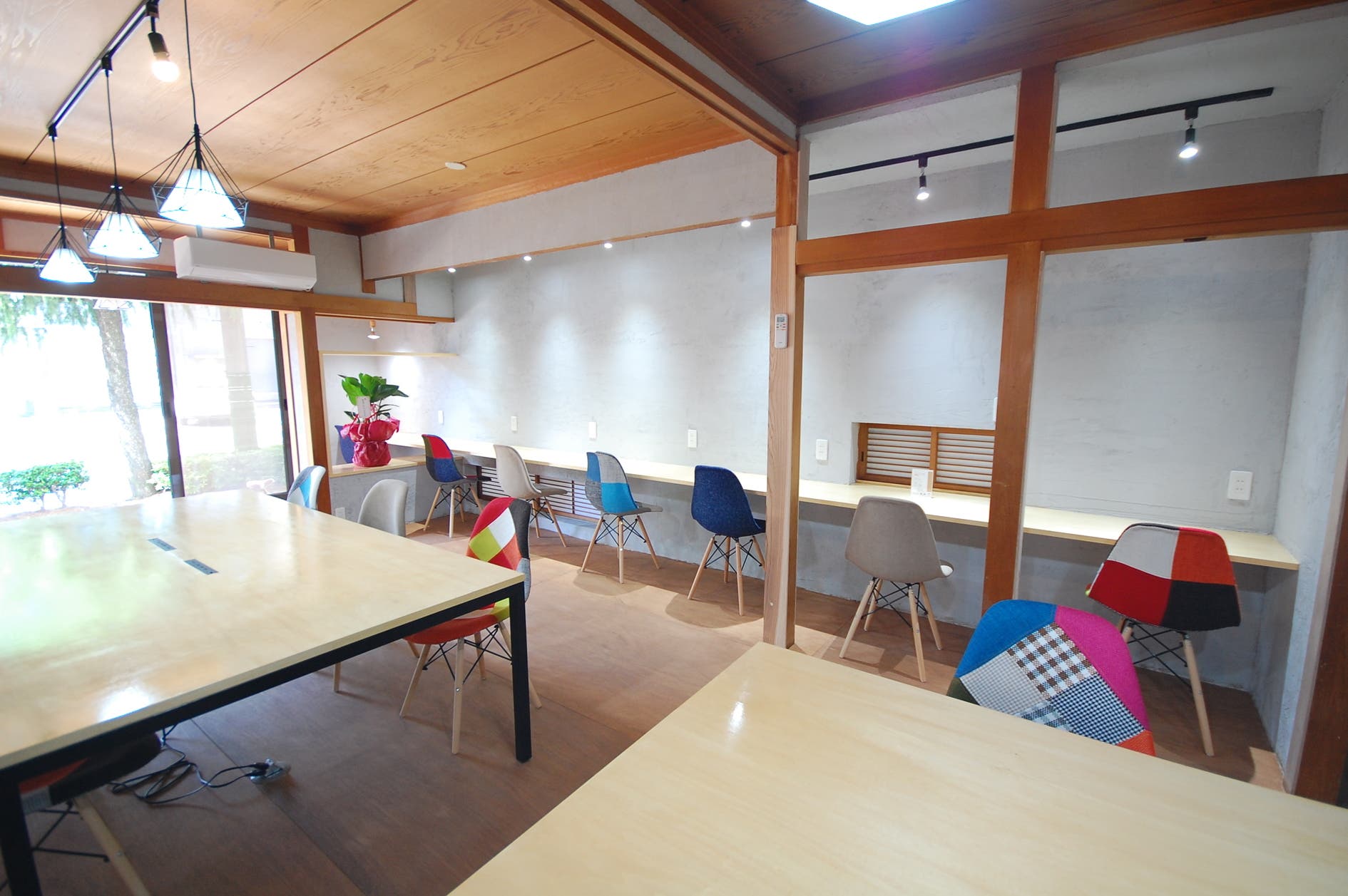 【西条駅から徒歩7分】広々としたオープンスペースのドロップインの写真3