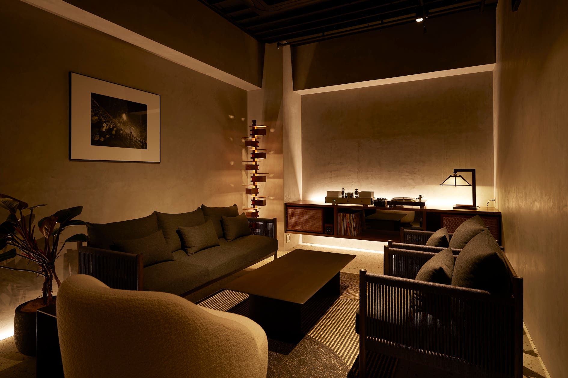 大阪駅から徒歩7分のホテル内の個室の写真1