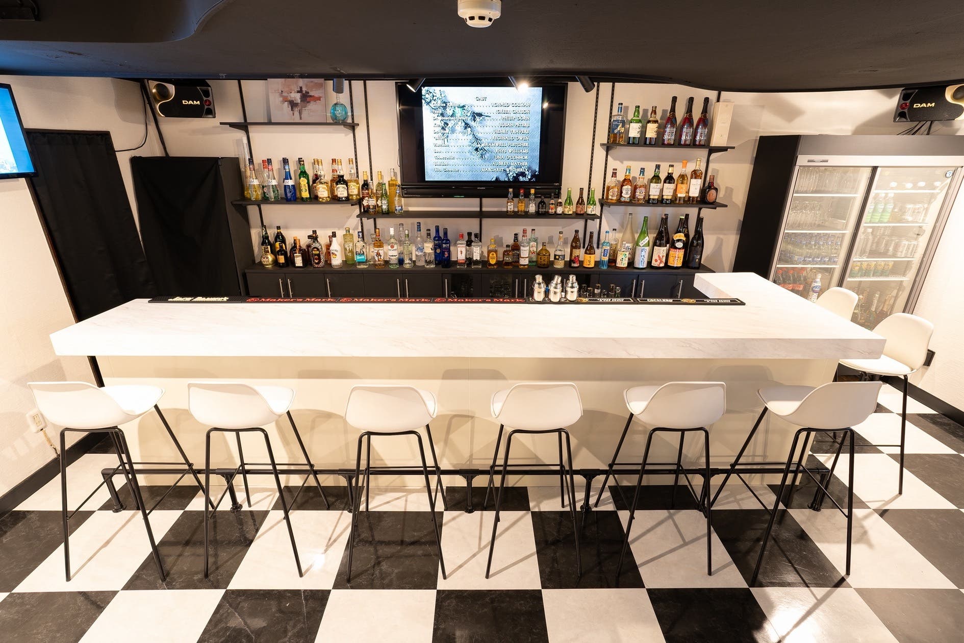 【広島市中心部】バーを貸切！コスプレ撮影・youtube動画撮影などに！の写真1