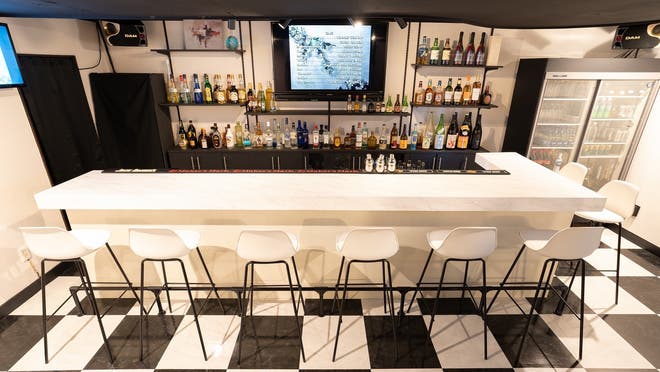 【広島市中心部】バーを貸切!コスプレ撮影・youtube動画撮影などに!の写真1