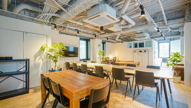 肥後橋駅徒歩1分。中之島フェスティバルタワー隣接の好立地。質の高いデザイナーズ家具が揃った天井高3m以上のワークスペース。の写真5