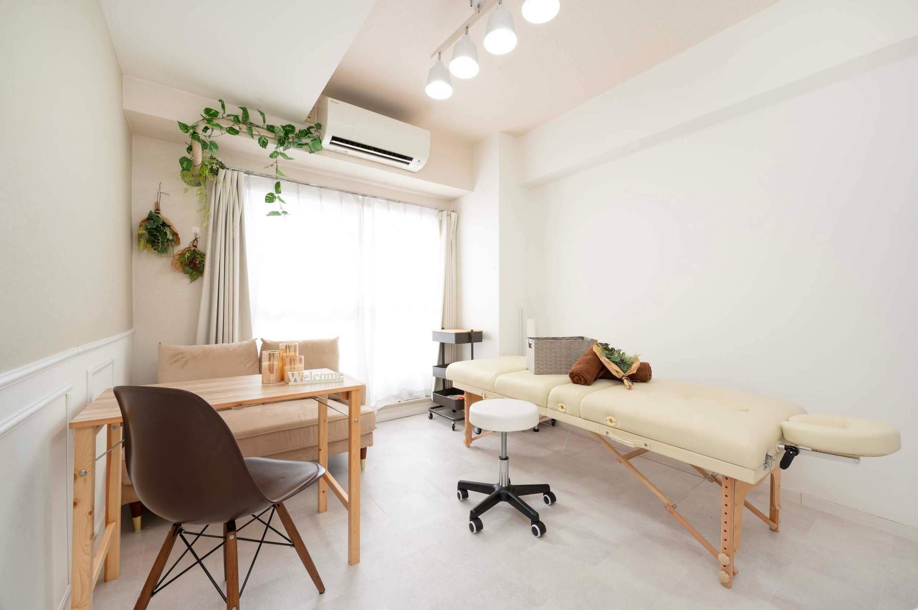 【01💐JR柏駅３分すぐ/ 癒し北欧スタイル✨】完全個室型プライベートサロン💆‍♀️モール壁で高級感をグッと演出💐の写真1