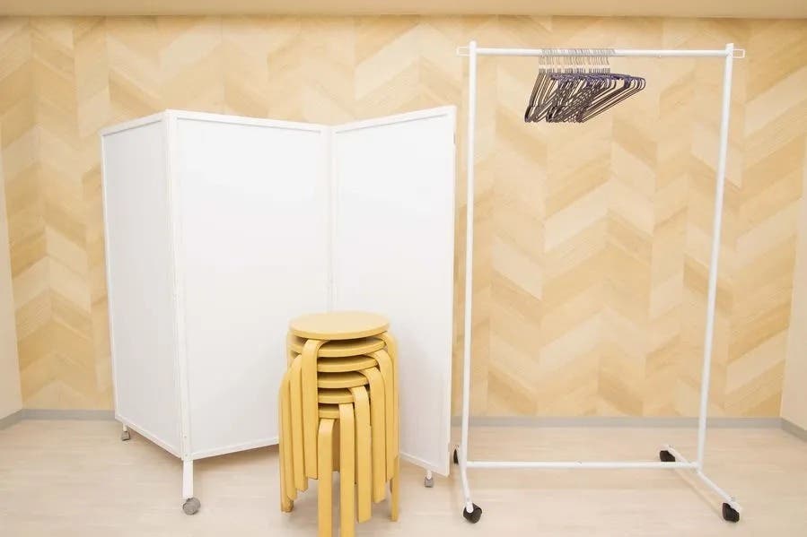 【五反田駅3分】限定価格🉐100㌅大型スクリーン/着席34名/会議/セミナー/教室/食事会/勉強会/ボドゲの写真10