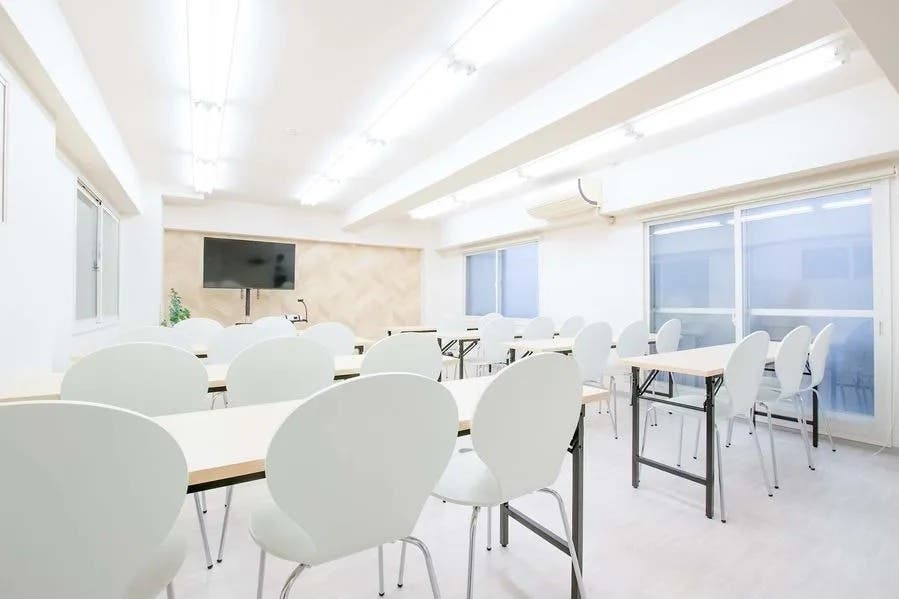 【五反田駅3分】限定価格🉐100㌅大型スクリーン/着席34名/会議/セミナー/教室/食事会/勉強会/ボドゲの写真13