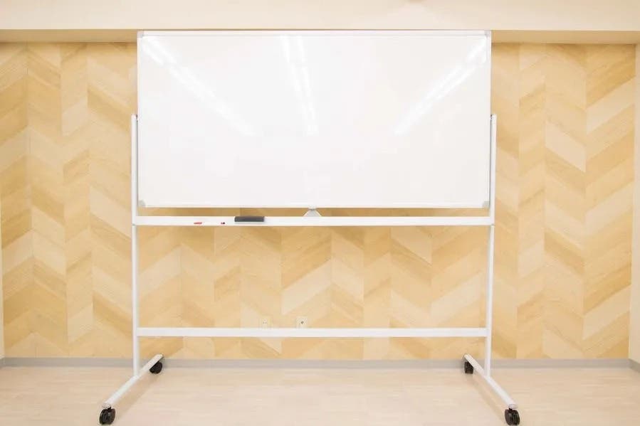 【五反田駅3分】限定価格🉐100㌅大型スクリーン/着席34名/会議/セミナー/教室/食事会/勉強会/ボドゲの写真17