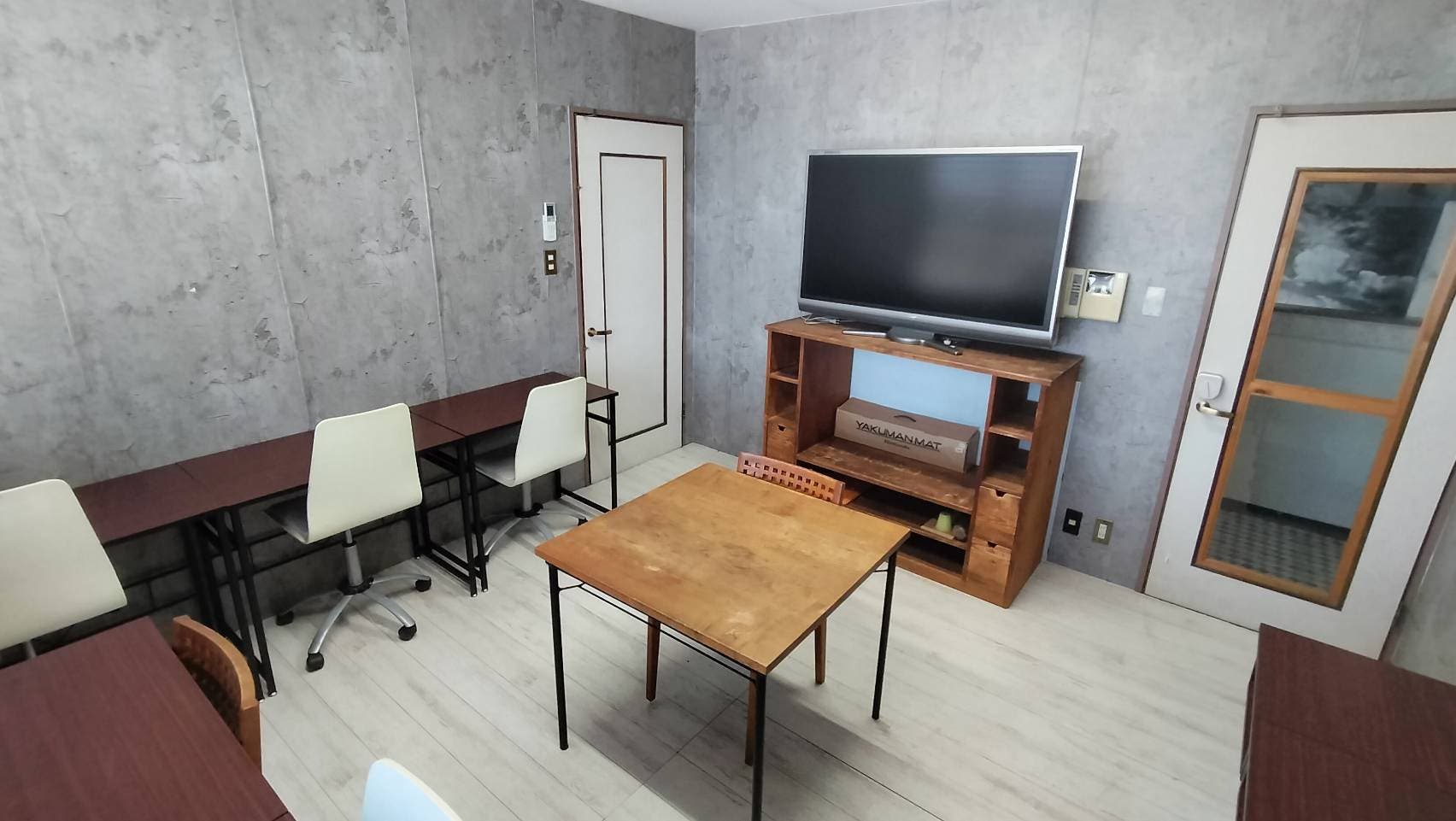 【無料駐車場付】テレワークから会議・商談、撮影もOKの多目的スペース！大型ディスプレイ、配信設備も完備の写真2